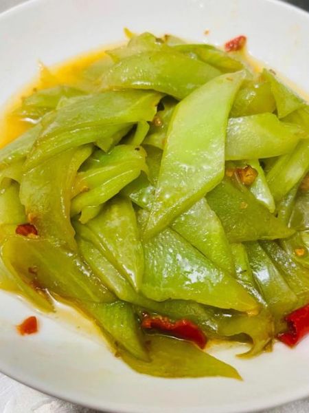 清炒莴笋怎么做_清炒莴笋要不要焯水-第2张图片-山城妙识 清炒莴笋怎么做_清炒莴笋要不要焯水-第2张图片-山城妙识