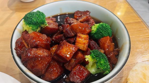 红烧肉和什么一起烧好吃_经典搭配推荐-第1张图片-山城妙识 红烧肉和什么一起烧好吃_经典搭配推荐-第1张图片-山城妙识