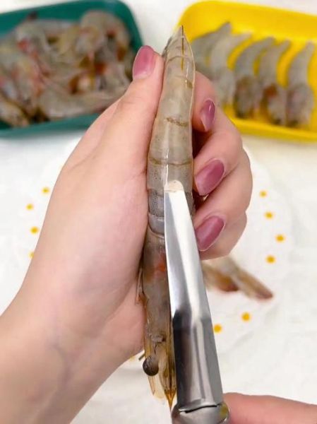 虾怎么保存才新鲜_虾线怎么挑最干净-第3张图片-山城妙识 虾怎么保存才新鲜_虾线怎么挑最干净-第3张图片-山城妙识