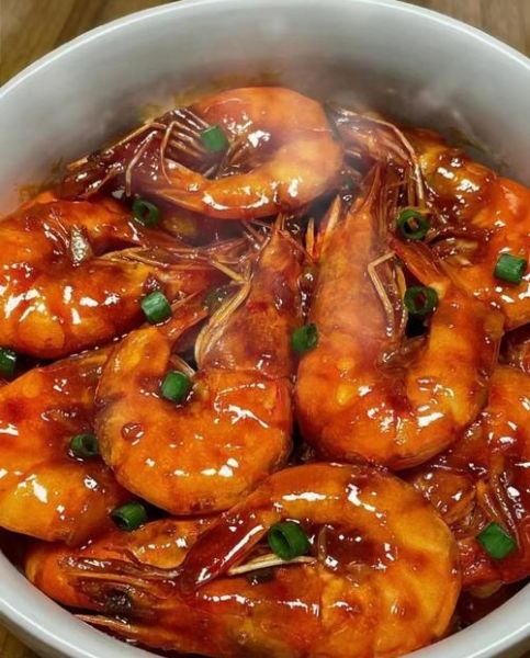 油焖大虾家常做法步骤_油焖大虾怎么做好吃又简单-第3张图片-山城妙识 油焖大虾家常做法步骤_油焖大虾怎么做好吃又简单-第3张图片-山城妙识