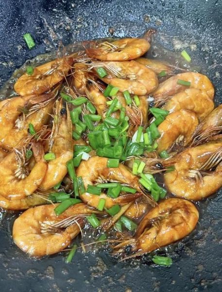 油焖大虾家常做法步骤_油焖大虾怎么做好吃又简单-第2张图片-山城妙识 油焖大虾家常做法步骤_油焖大虾怎么做好吃又简单-第2张图片-山城妙识