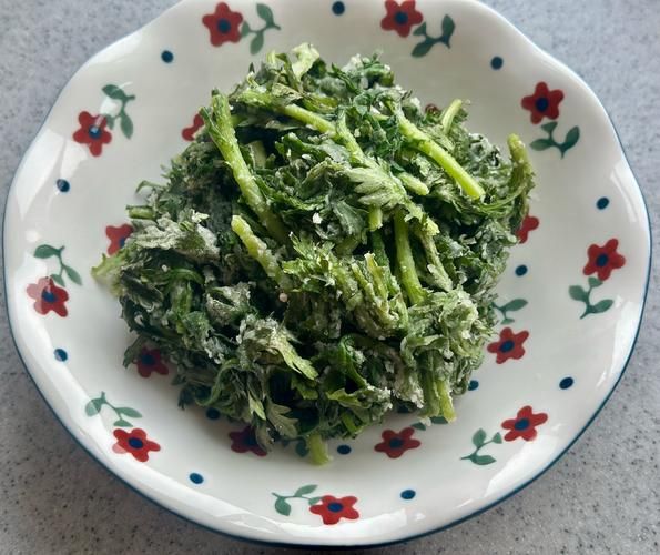 粉蒸茼蒿怎么做_蒸多久才嫩绿-第1张图片-山城妙识