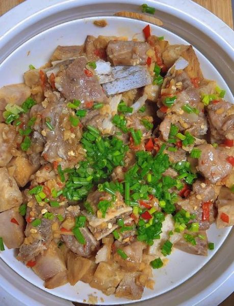 红烧香芋焖排骨怎么做_香芋焖排骨的家常做法-第1张图片-山城妙识 红烧香芋焖排骨怎么做_香芋焖排骨的家常做法-第1张图片-山城妙识