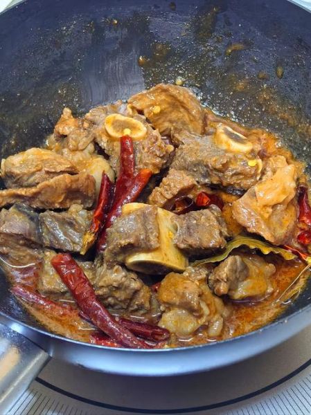 煮牛肉的做法最正宗的做法_如何炖出软烂不柴的牛肉-第2张图片-山城妙识 煮牛肉的做法最正宗的做法_如何炖出软烂不柴的牛肉-第2张图片-山城妙识