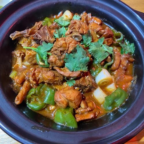 炖鸡汤用什么锅好_砂锅和高压锅哪个更香-第1张图片-山城妙识 炖鸡汤用什么锅好_砂锅和高压锅哪个更香-第1张图片-山城妙识