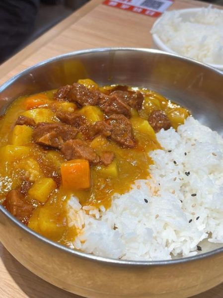 咖喱牛肉饭怎么做_咖喱牛肉饭的家常做法-第1张图片-山城妙识 咖喱牛肉饭怎么做_咖喱牛肉饭的家常做法-第1张图片-山城妙识