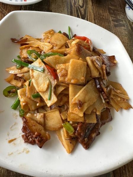 新鲜竹笋怎么做好吃_新鲜竹笋的做法大全窍门-第2张图片-山城妙识