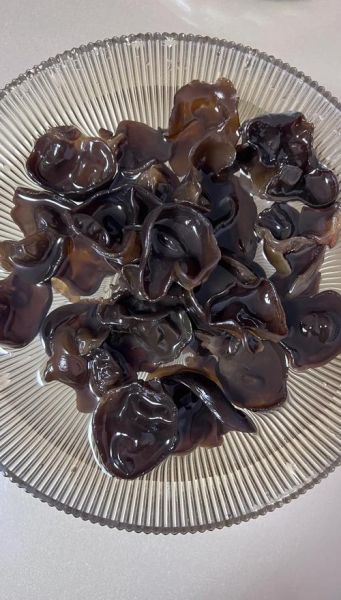 泡发的木耳隔夜有毒吗_隔夜木耳还能不能吃-第1张图片-山城妙识