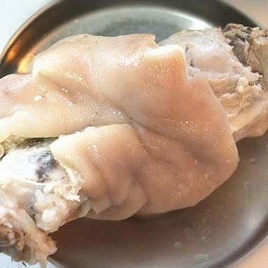 白水煮肘子怎么做_白水煮肘子家常做法-第1张图片-山城妙识 白水煮肘子怎么做_白水煮肘子家常做法-第1张图片-山城妙识