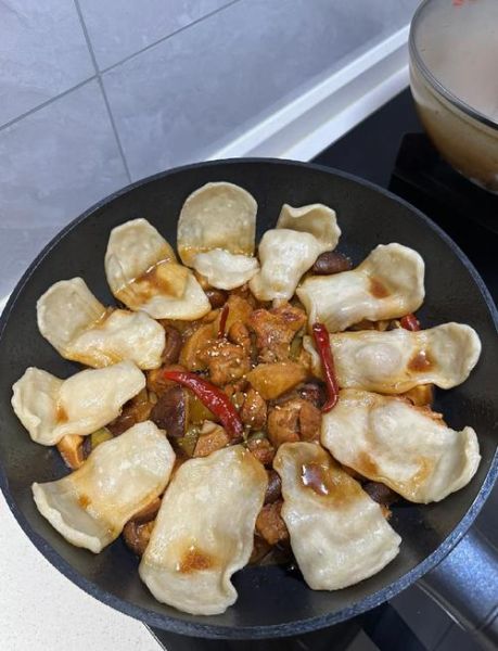 地锅鸡怎么做_地锅鸡家常做法视频教程-第1张图片-山城妙识 地锅鸡怎么做_地锅鸡家常做法视频教程-第1张图片-山城妙识