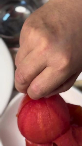 西红柿怎么去皮_西红柿去皮最简单的方法-第2张图片-山城妙识 西红柿怎么去皮_西红柿去皮最简单的方法-第2张图片-山城妙识