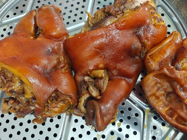 生猪头怎么煮好吃窍门_生猪头去腥增香步骤-第2张图片-山城妙识 生猪头怎么煮好吃窍门_生猪头去腥增香步骤-第2张图片-山城妙识