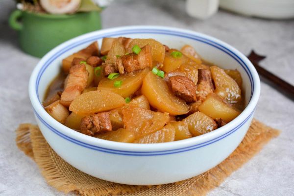 红萝卜烧肉怎么做_红萝卜烧肉用焯水吗-第2张图片-山城妙识 红萝卜烧肉怎么做_红萝卜烧肉用焯水吗-第2张图片-山城妙识