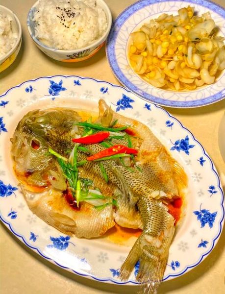 清蒸鲈鱼怎么做_鲈鱼清蒸几分钟才熟-第2张图片-山城妙识 清蒸鲈鱼怎么做_鲈鱼清蒸几分钟才熟-第2张图片-山城妙识