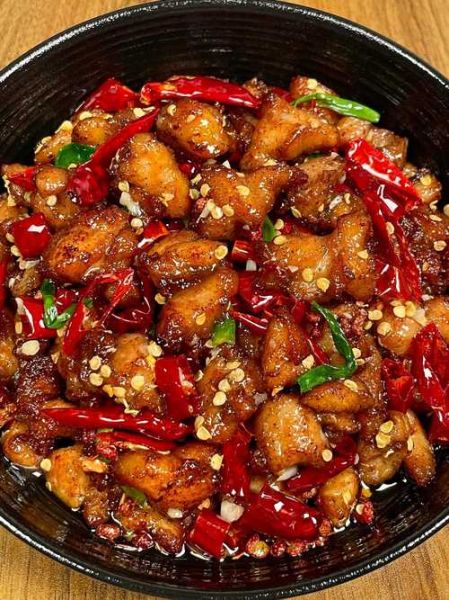 辣子鸡丁怎么做才够麻辣_正宗辣子鸡丁配料有哪些-第2张图片-山城妙识 辣子鸡丁怎么做才够麻辣_正宗辣子鸡丁配料有哪些-第2张图片-山城妙识